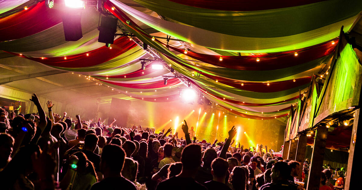 MACH SPASS, NICHT WAR – Dit is de line-up van de Tirolertent! | Zwarte ...